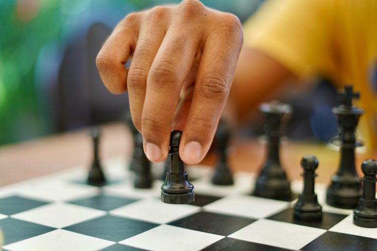 10 Crucial Chess Opening Principles That Every Beginner Needs To Know ...